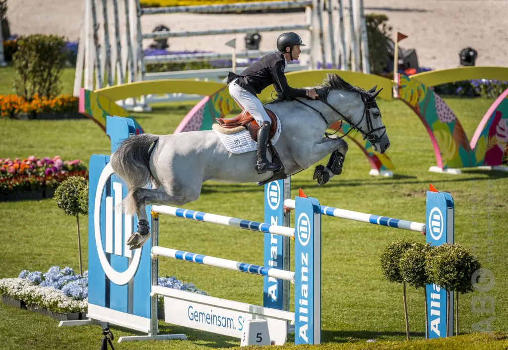 TSCHIO Aken: Halla-Trofee voor Lady Harris en Lady Kirkham, stijlprijs ...