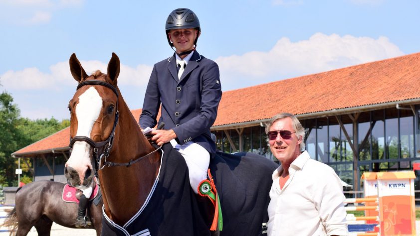 Rink-Jan Dijkstra wint vijf- en zesjarigen-rubriek in Lier - Horses