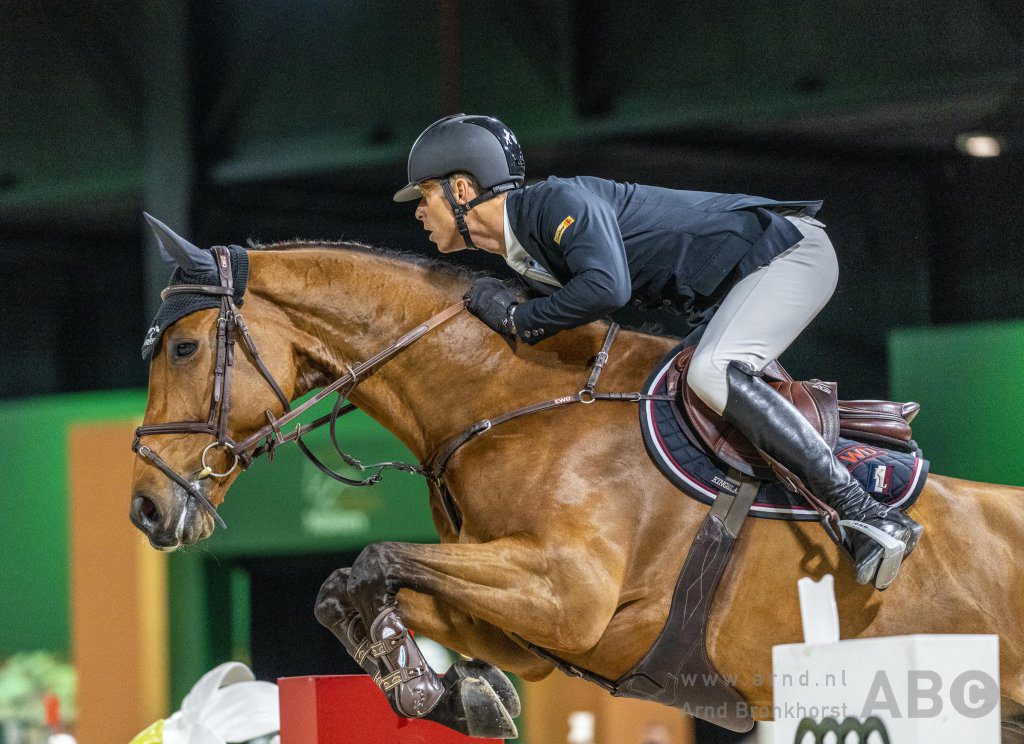 Winst eerste GCL-omloop Londen voor Max Kühner - Horses