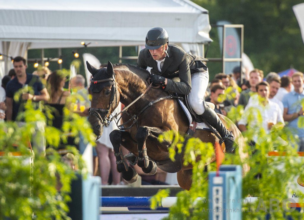 Julian de Boer met afstand de snelste in 1,40 Gent - Horses