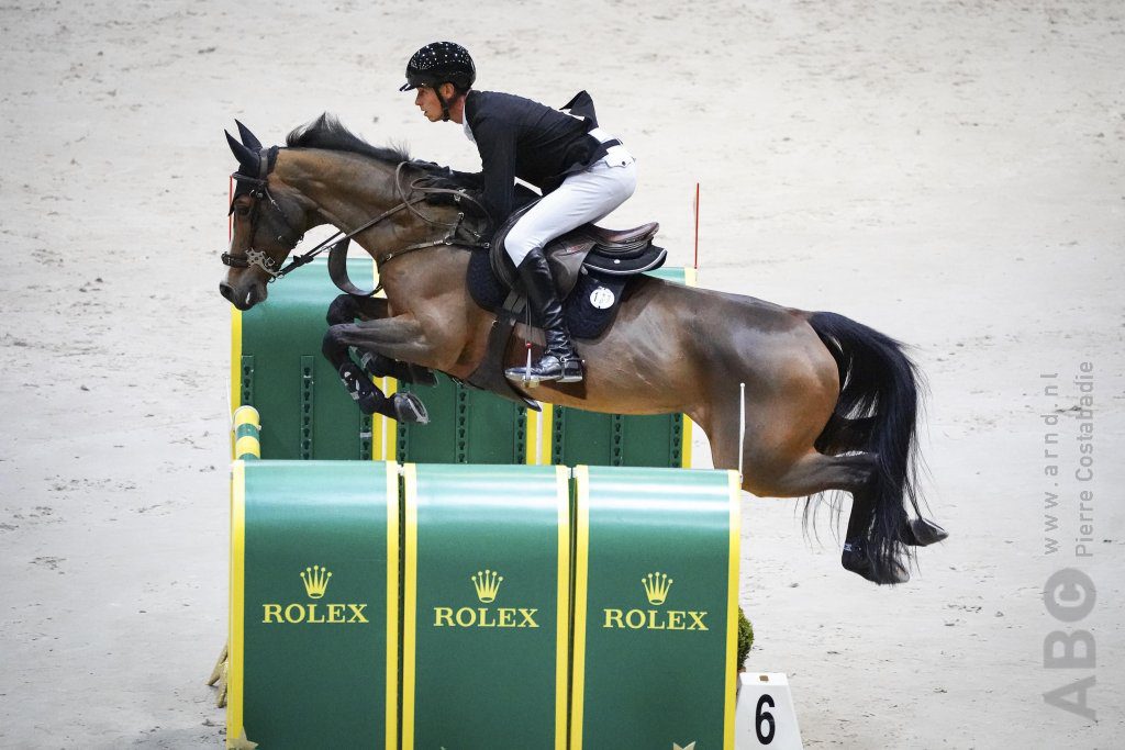 Lars Kersten begint goed in Hamburg: 4e in 1,50m. - Horses