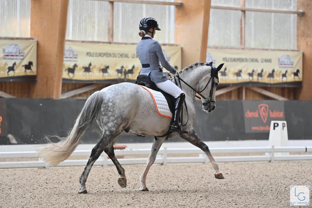Sissi Gijsen en Dominique van Dalsen dansen naar PR in kür CDI Sint ...