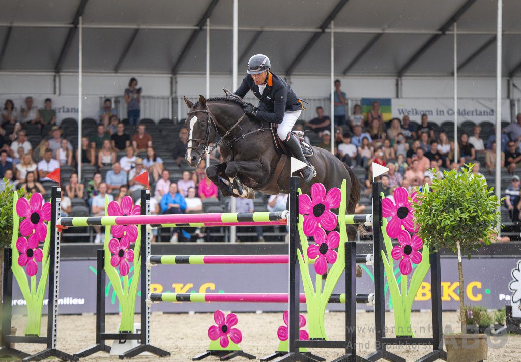 Jeroen Dubbeldam met fantastisch springende Investment vierde in 1,50m ...