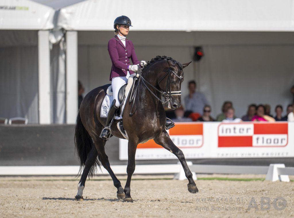 Dinja van Liere dik bovenaan bij PSG-debuut: 'Lowlands pakt alles heel ...