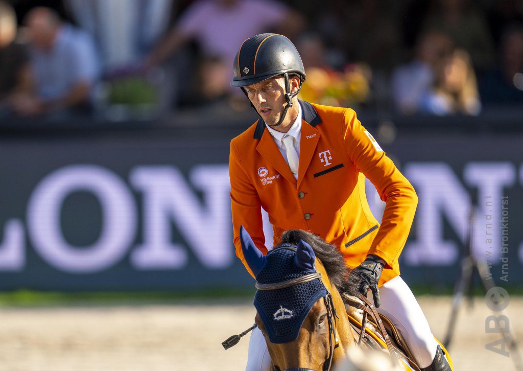 Toppaard Mr. Tac verder onder Harrie Smolders - Horses
