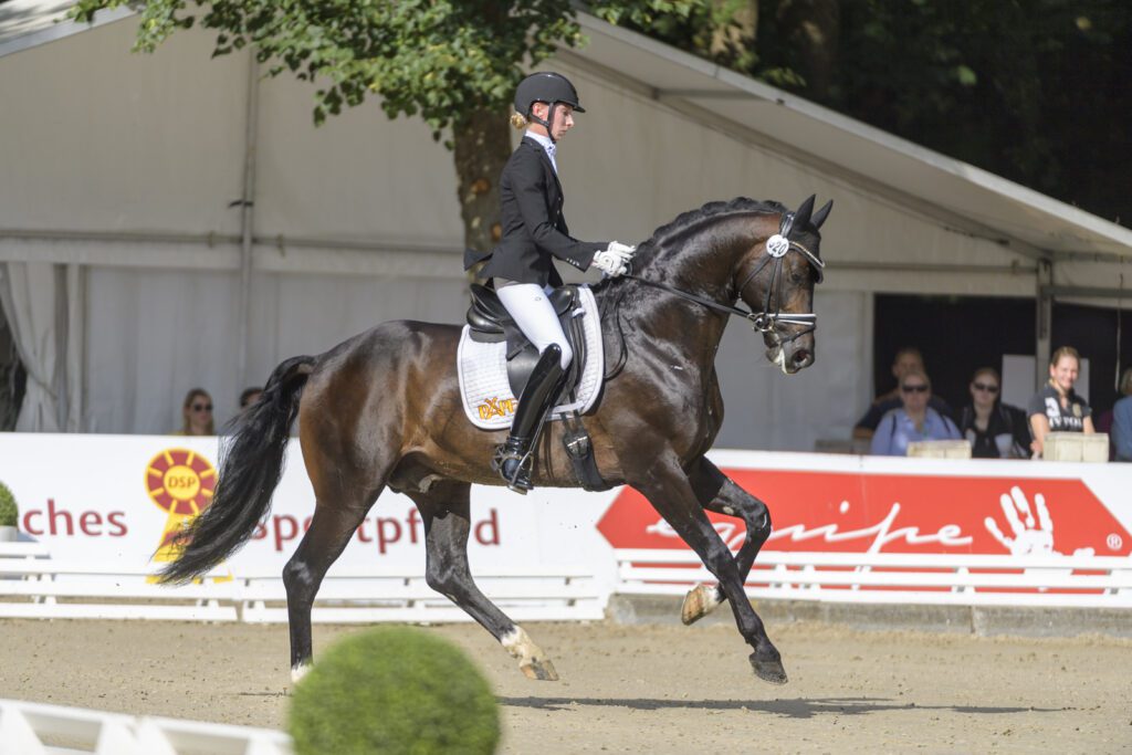 BuCha: Greta Heemsoth wint goud en zilver in finale vijfjarige ...